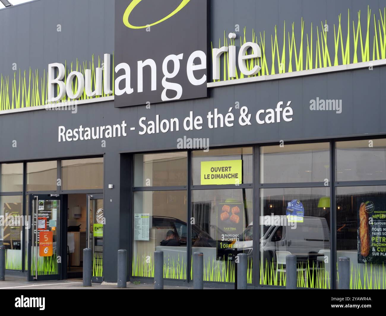 Boutique magasins magasins hi-res stock photography and images - Alamy