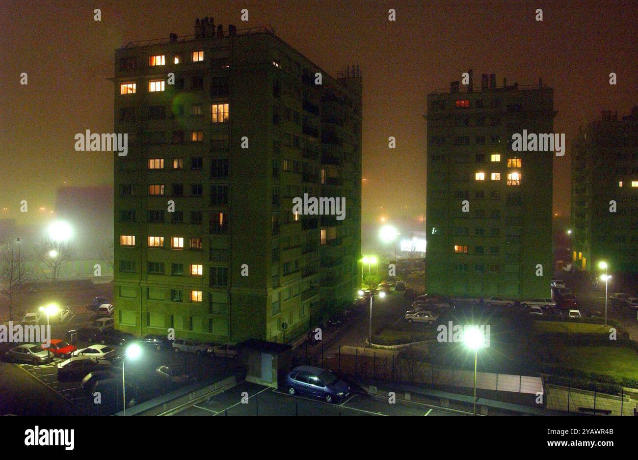 Poverty paris hi-res stock photography and images - Alamy