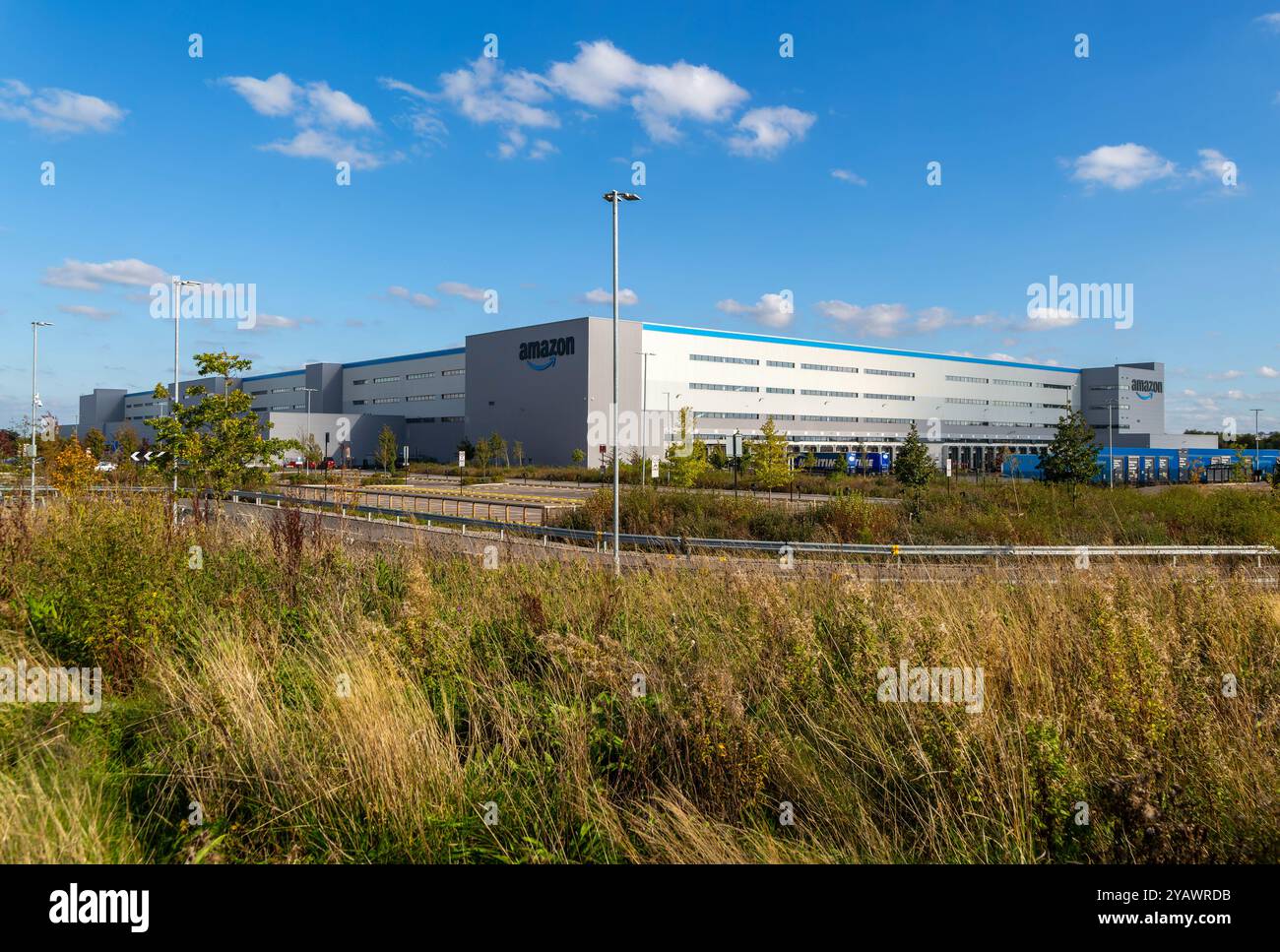 Amazon Fulfilment centre BRS2, warehousing and distribution building ...