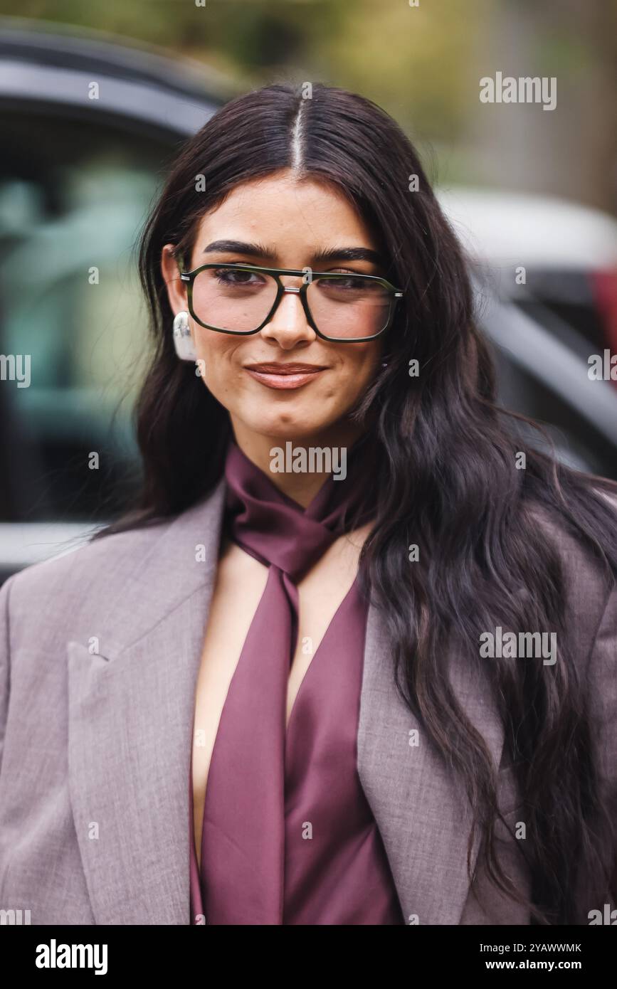 Dixie d'amelio show hi-res stock photography and images - Alamy