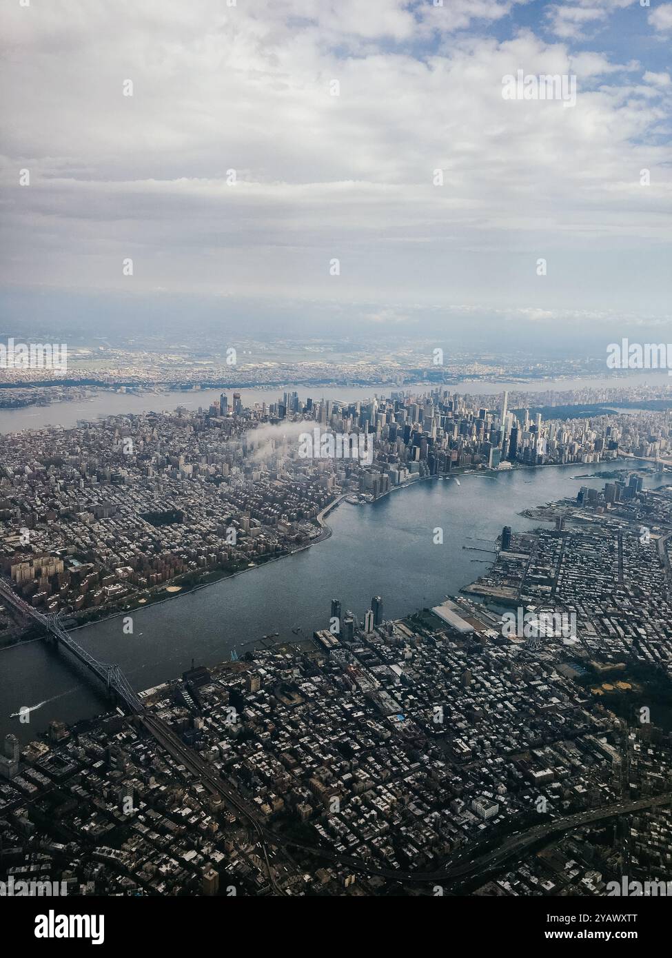 View manhattan from airplane hi-res stock photography and images - Alamy