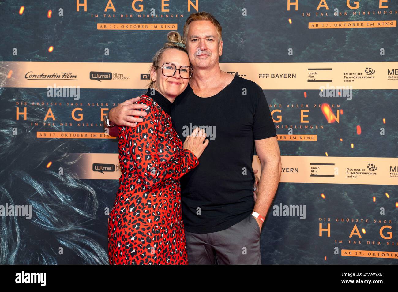 Lara von Stumberg und Manou Lubowski bei der Premiere des Kinofilms ...
