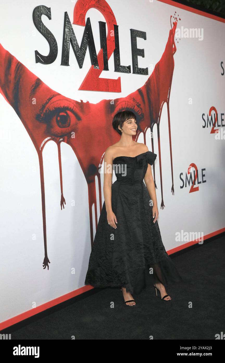 Naomi Scott bei der Premiere des Kinofilms Smile 2 im Paramount Theatre ...