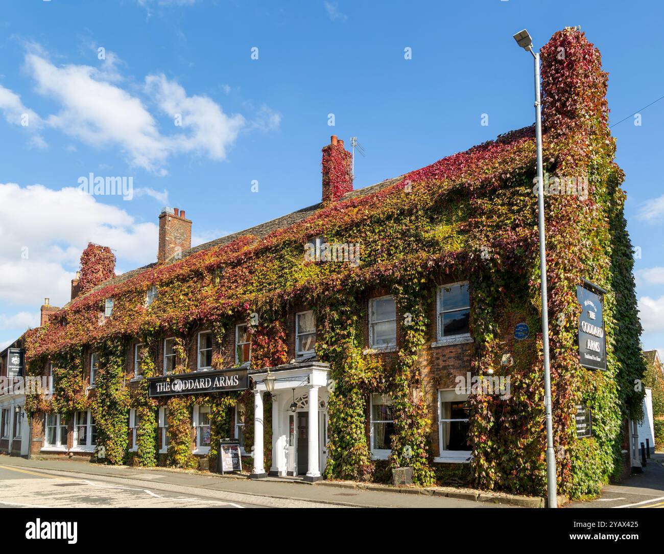 The Goddard Arms historic building, High Street, Old Town, Swindon ...