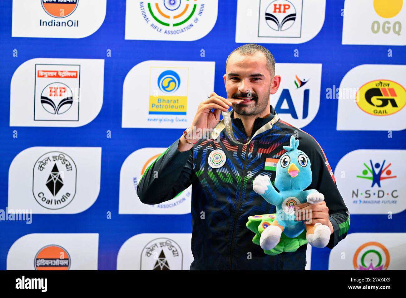 Delhi, INDIA. 16th Oct, 2024. Akhil Sheoran of India won Bronze medal ...