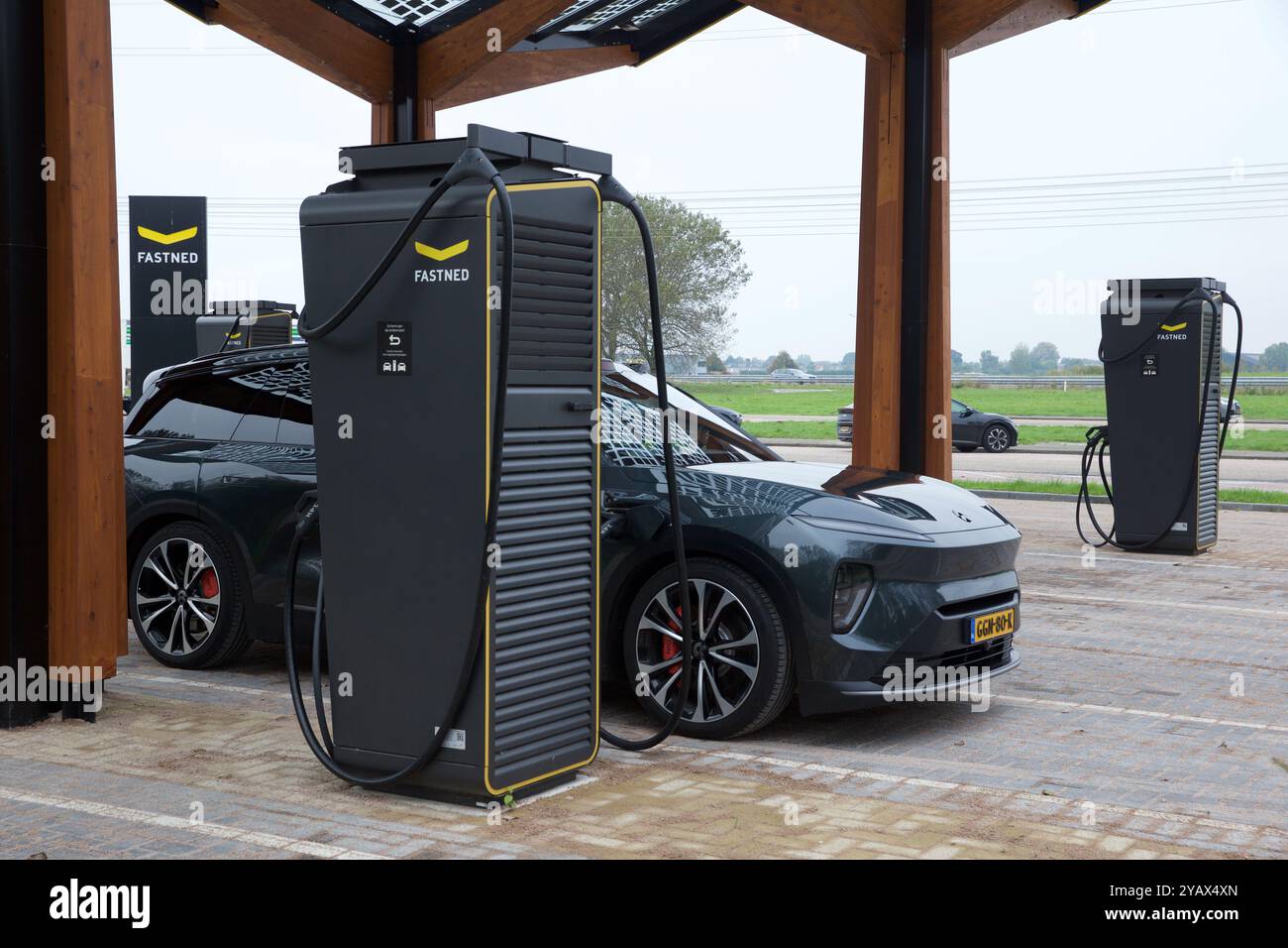 10-10-2024 ELECTRIC NIO EL8 SUV Luxury 6-seat electric SUV from China ...