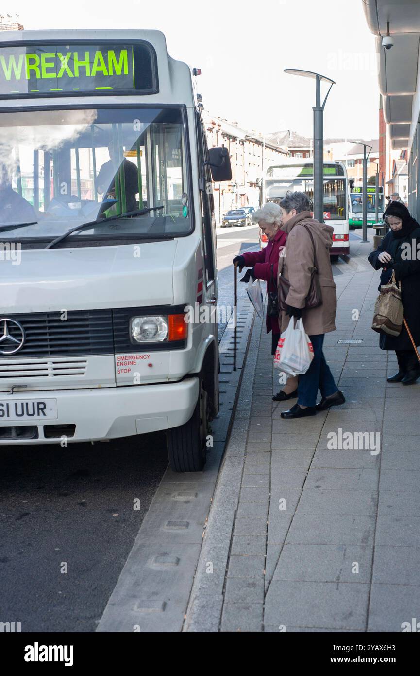 Wrexham bus station hi-res stock photography and images - Alamy