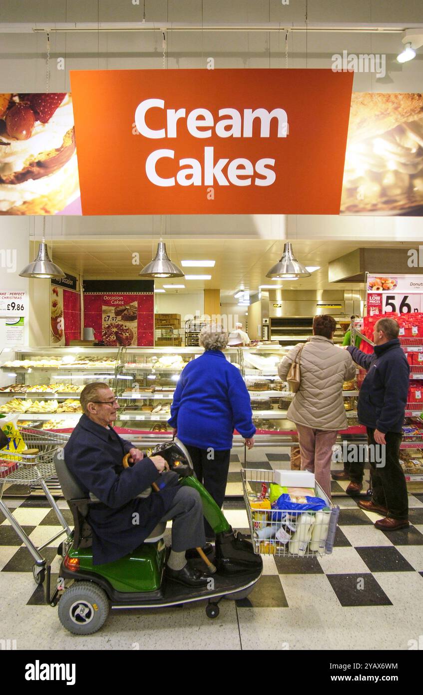 Asda Superstore at Chesser, Edinburgh, Scotland in 2003 Stock Photo - Alamy