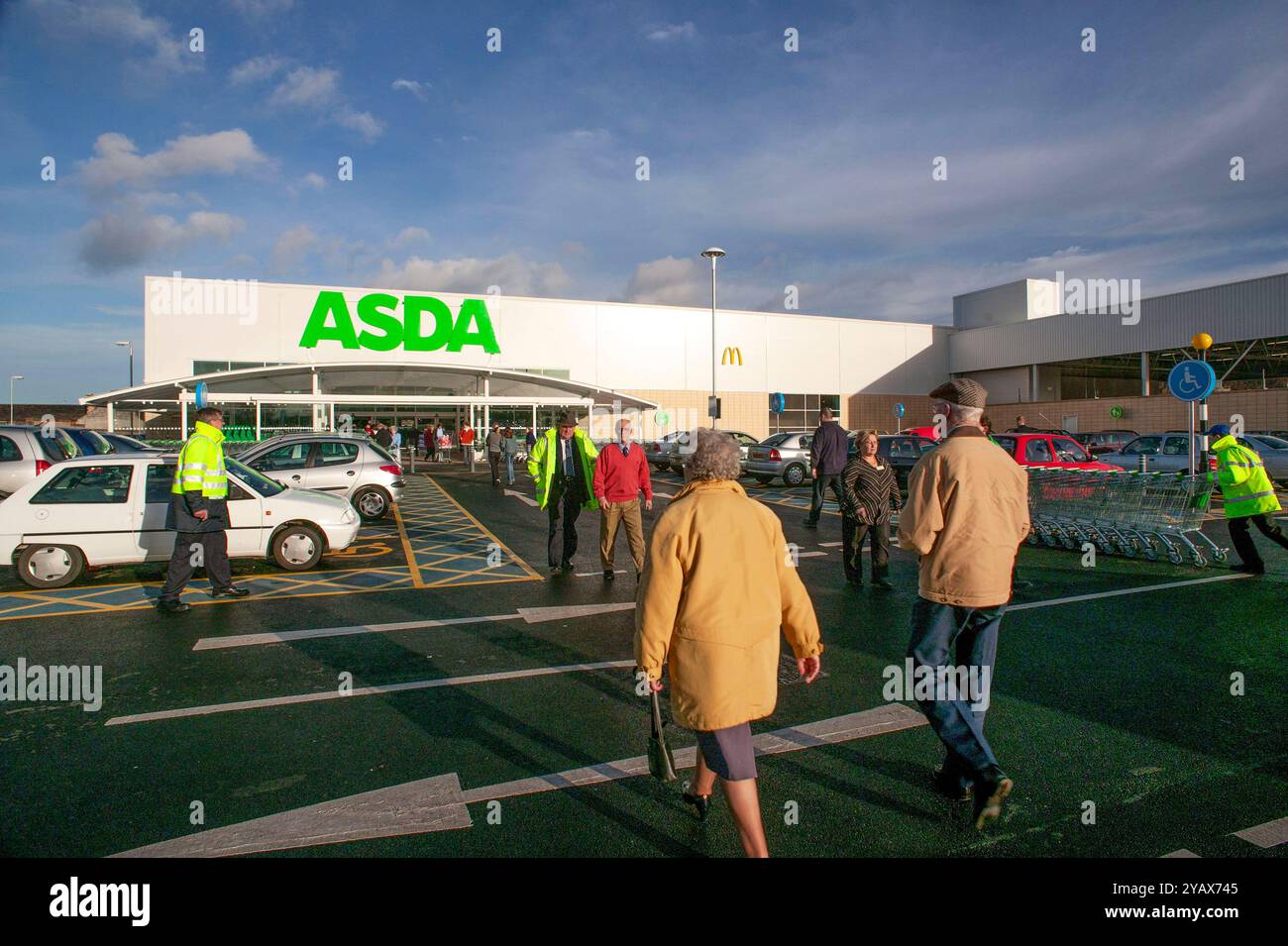 Asda Superstore at Chesser, Edinburgh, Scotland in 2003 Stock Photo - Alamy