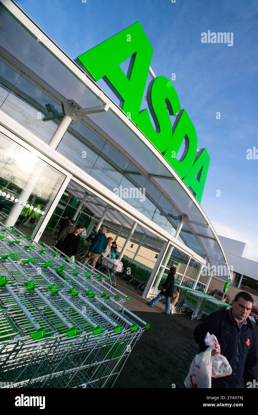 Asda Superstore at Chesser, Edinburgh, Scotland in 2003 Stock Photo - Alamy