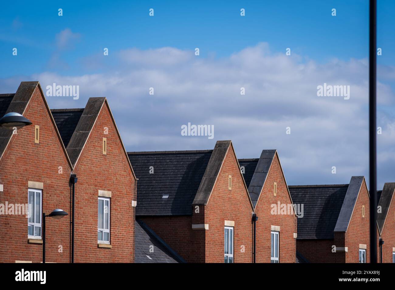 New build house development estate in england uk Stock Photo - Alamy
