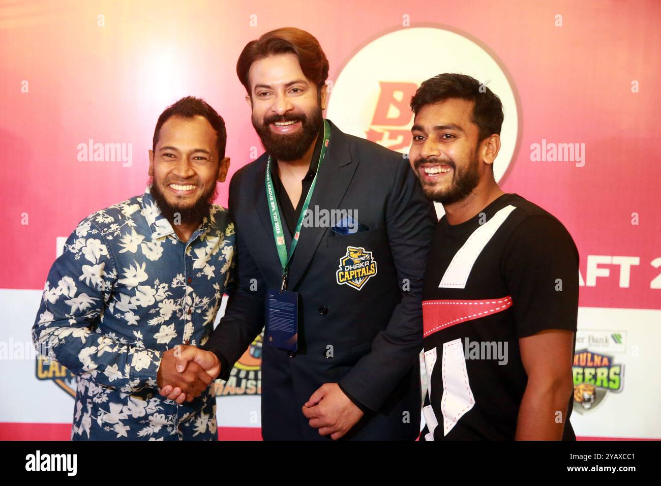 Fortune Barisal player Mushfiqur Rahim (L) and Khulna Tigers player ...
