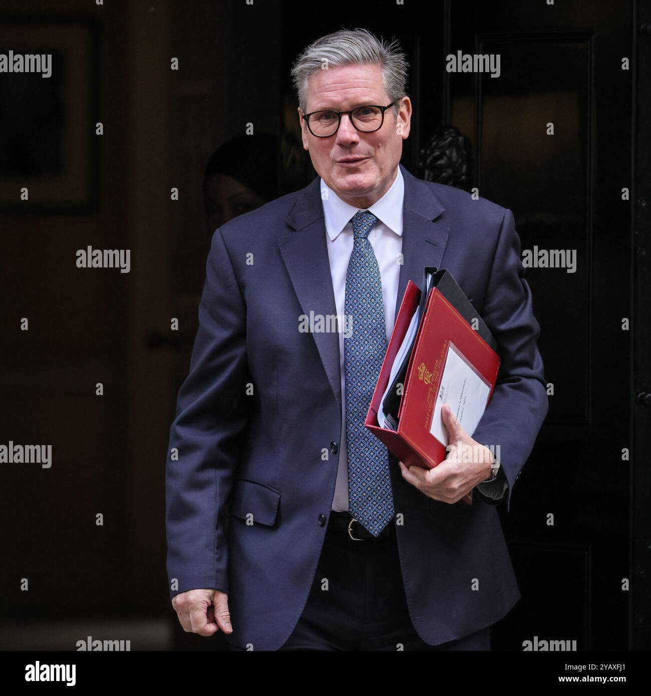 Labour mp sir keir starmer walks hi-res stock photography and images ...