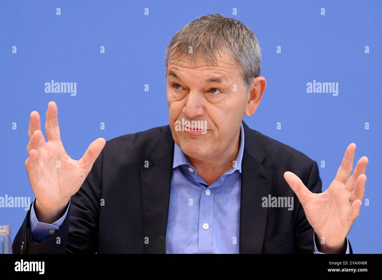 Philippe Lazzarini bei der Bundespressekonferenz UNRWA: Aktuelle ...