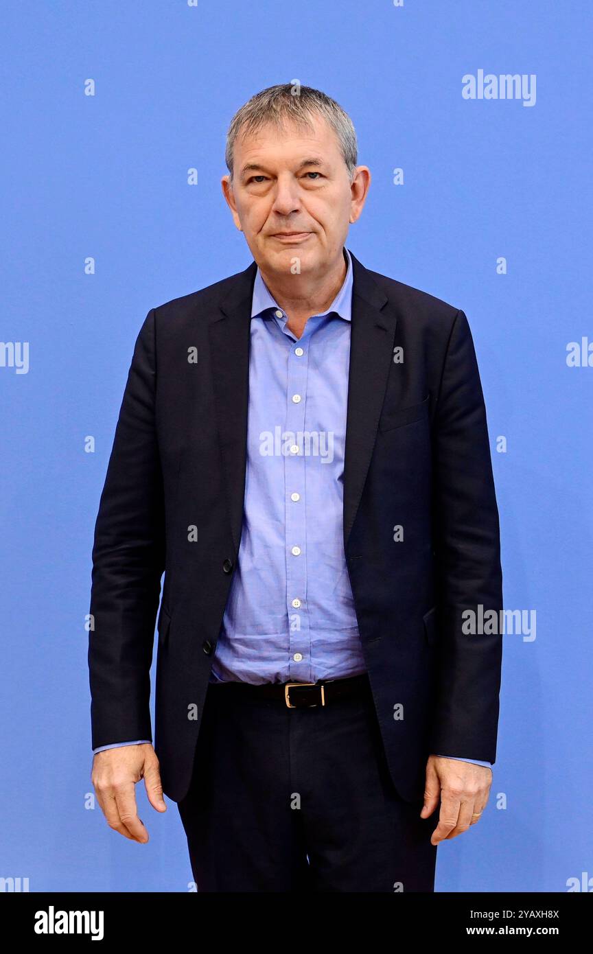 Philippe Lazzarini bei der Bundespressekonferenz UNRWA: Aktuelle ...