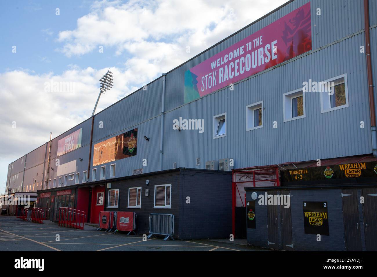 Stok cae ras stadium hi-res stock photography and images - Alamy