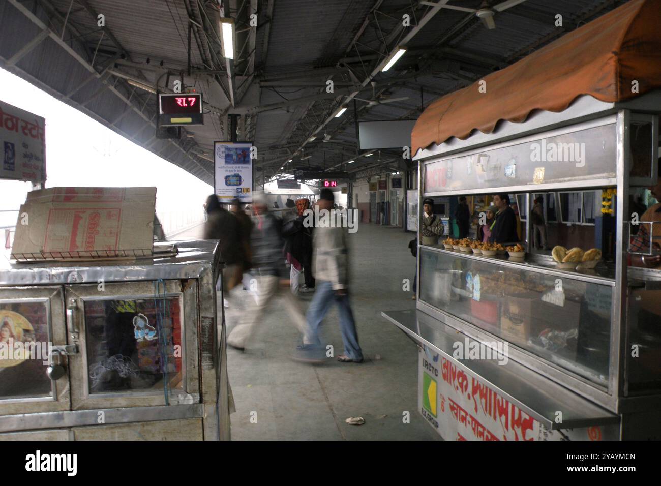 Agra railway station hi-res stock photography and images - Alamy