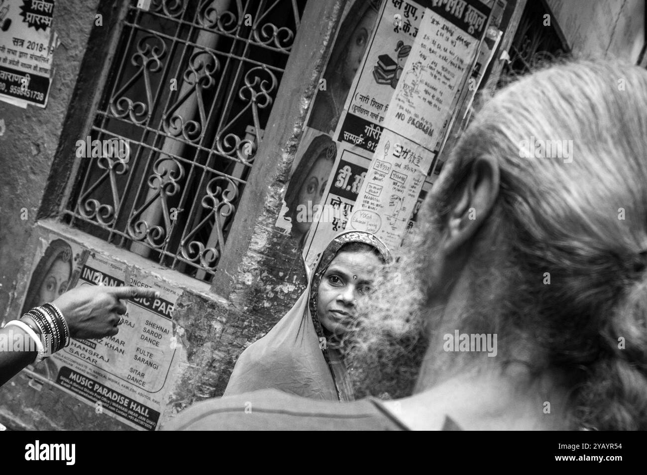 India, Varanasi, daily life Stock Photo - Alamy