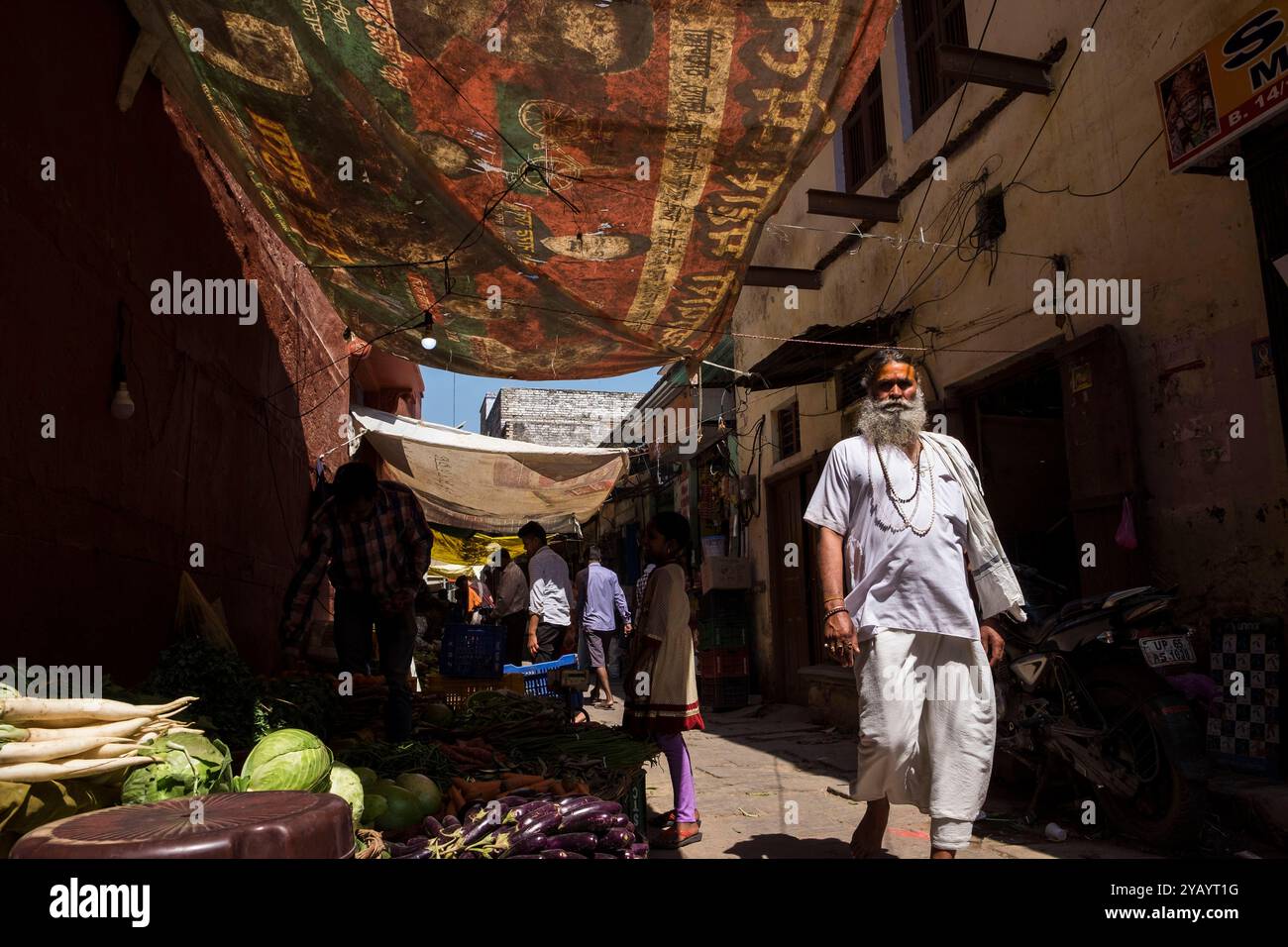 India, Varanasi, local market Stock Photo - Alamy