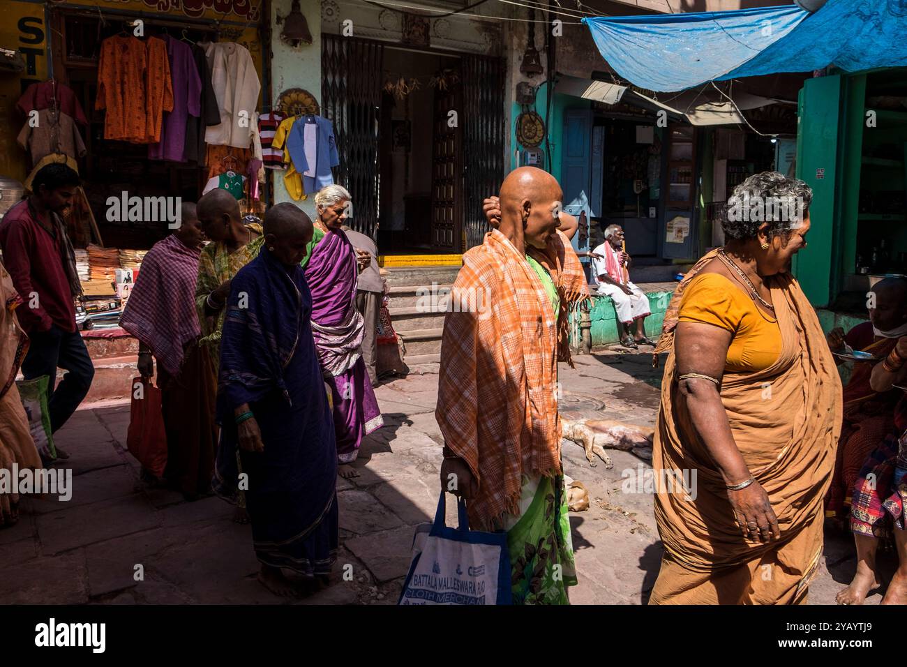 India, Varanasi, local market Stock Photo - Alamy