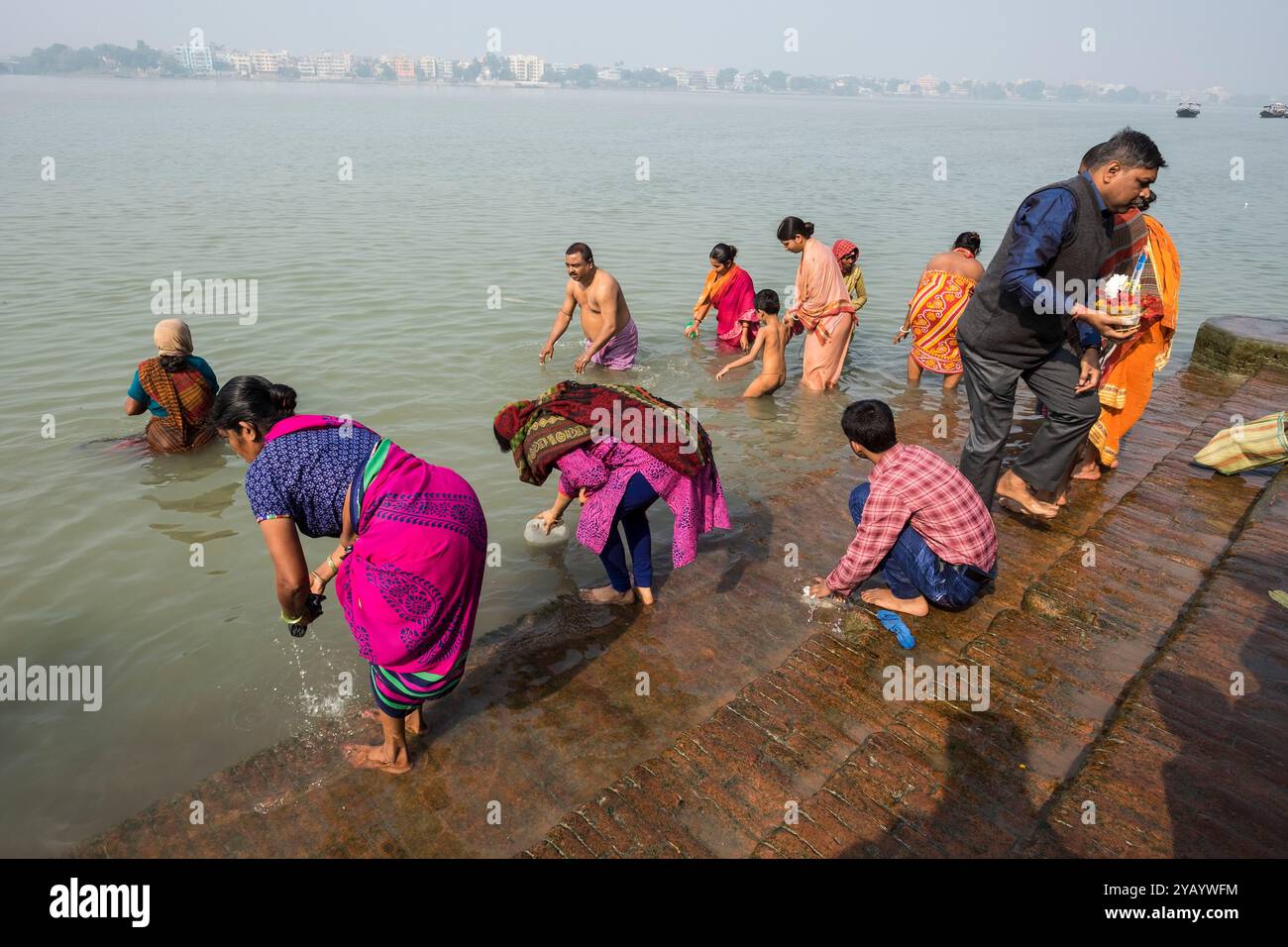 India, West Bengal, Kolkata, Hughli river, daily life Stock Photo - Alamy