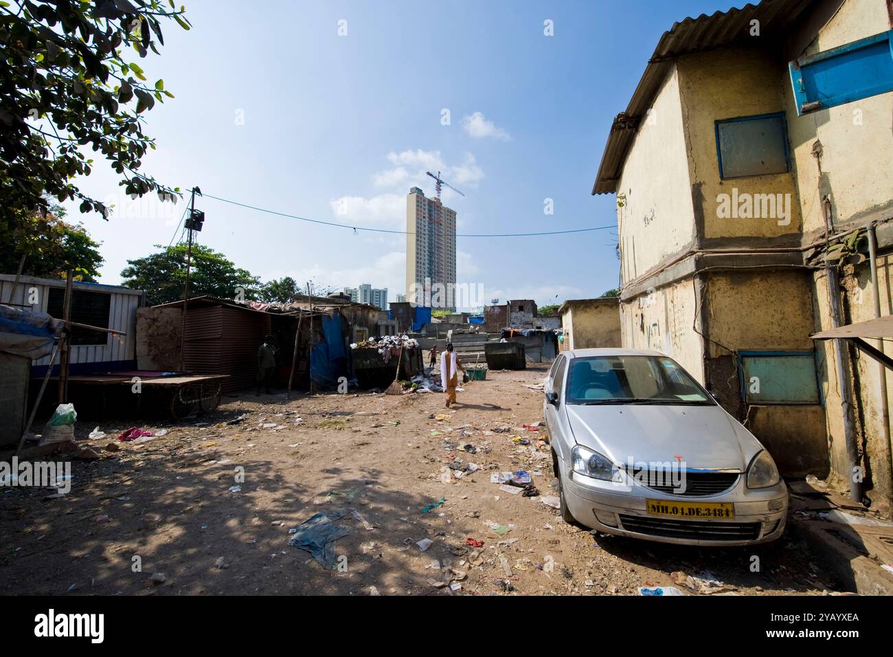 Mumbai slum colaba hi-res stock photography and images - Alamy