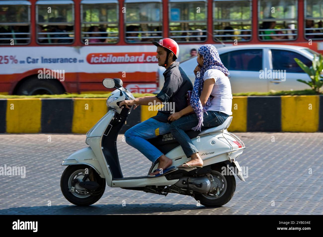 Daily life in town, Mumbai, India Stock Photo - Alamy