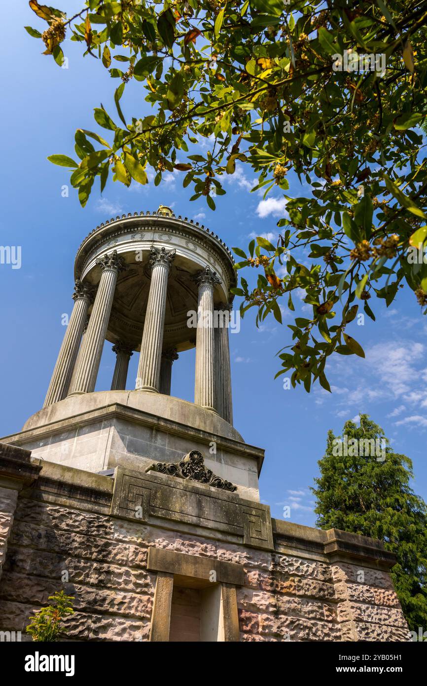 The burns monument and memorial garden hi-res stock photography and ...