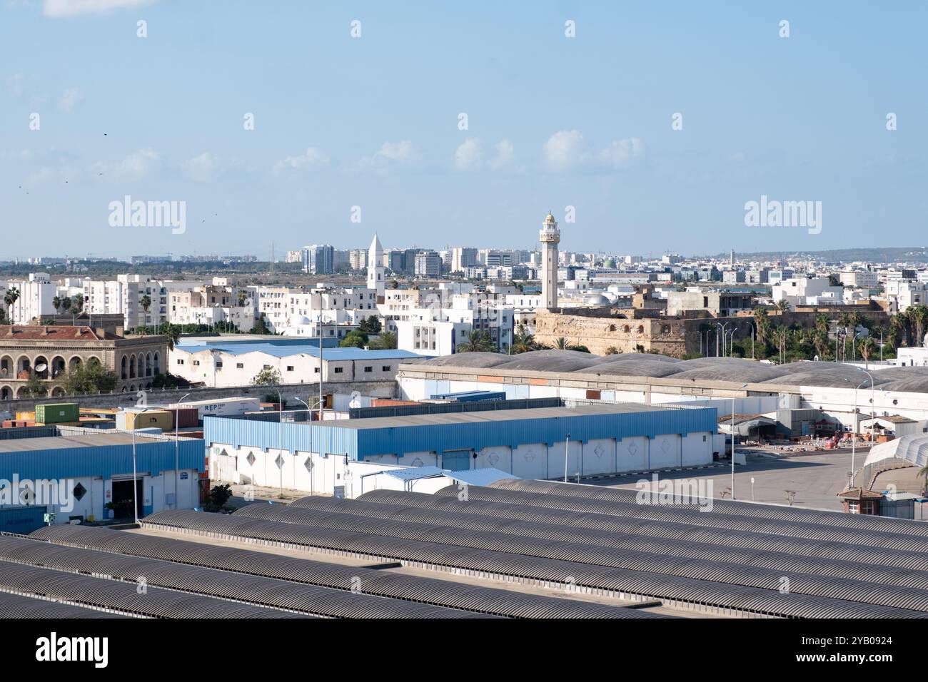 Migrate africa boat hi-res stock photography and images - Alamy