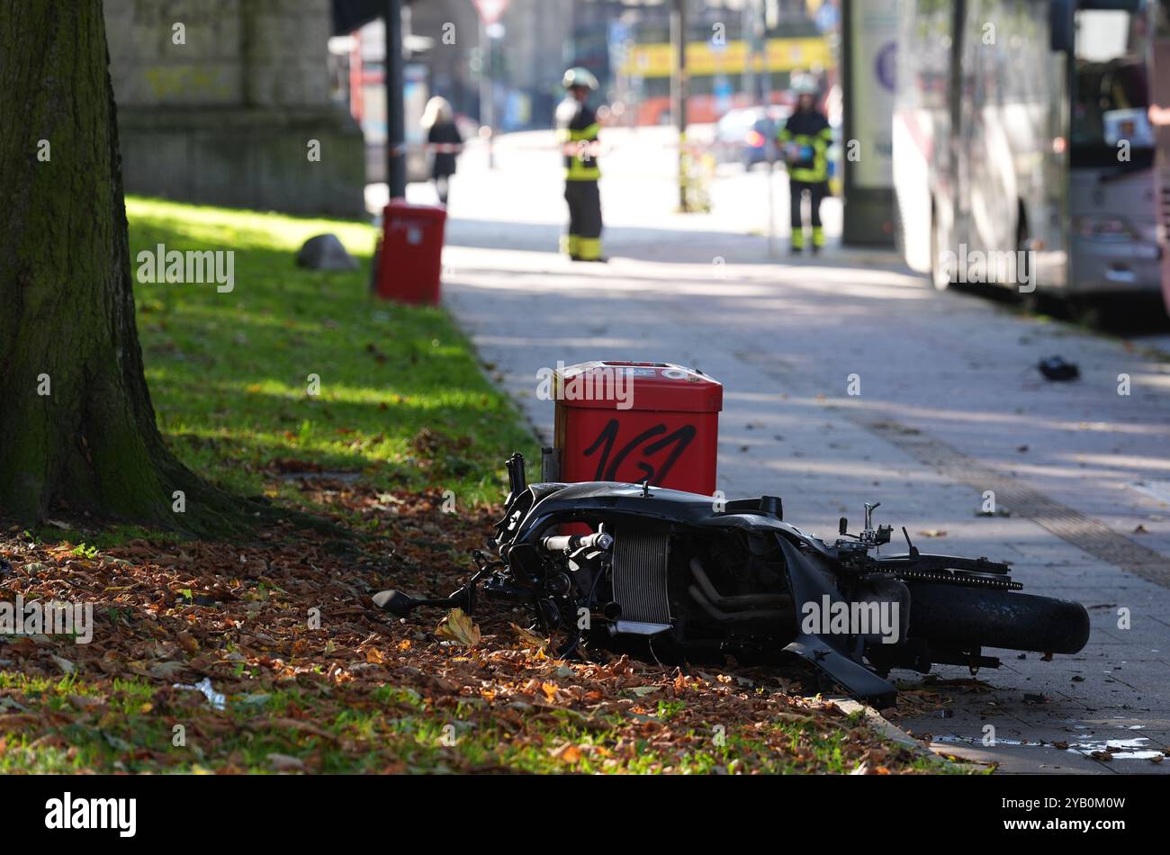 Hamburg, Germany. 16th Oct, 2024. The completely destroyed motorcycle ...
