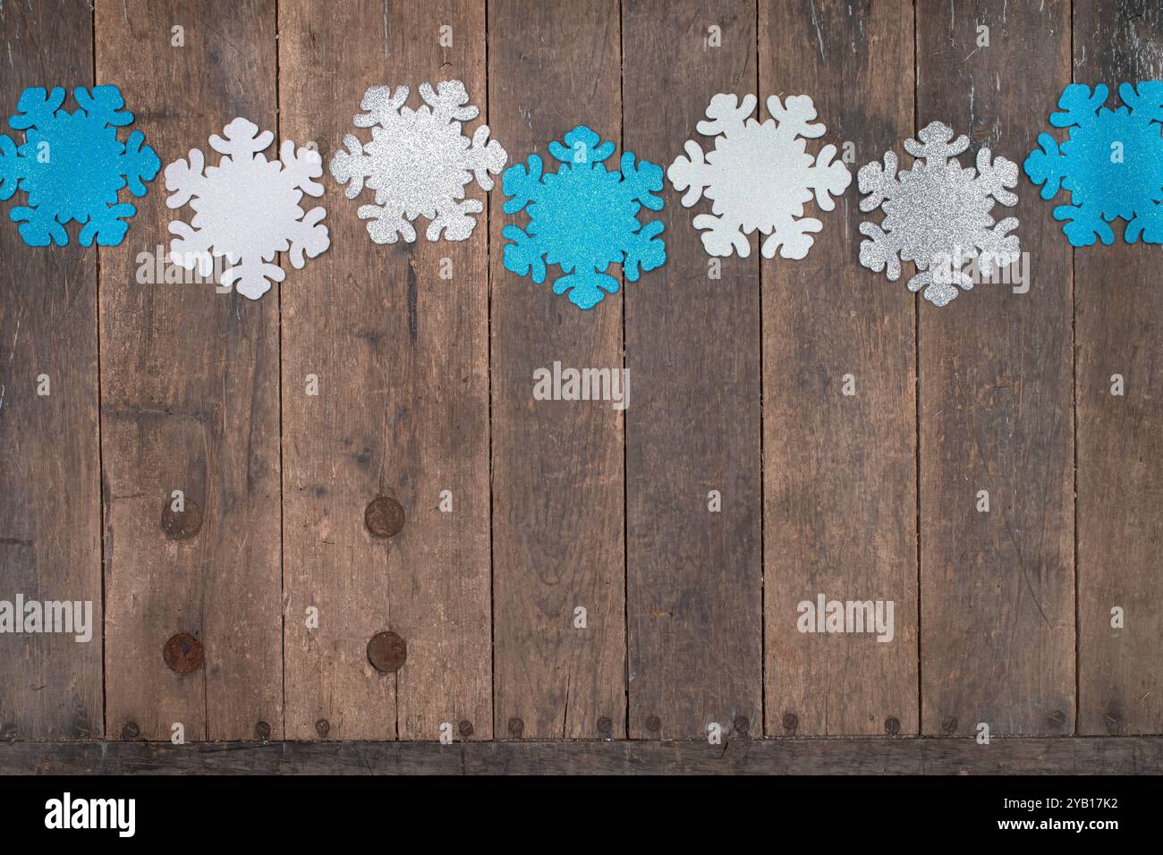 Silver blue white snowflakes hi-res stock photography and images - Alamy