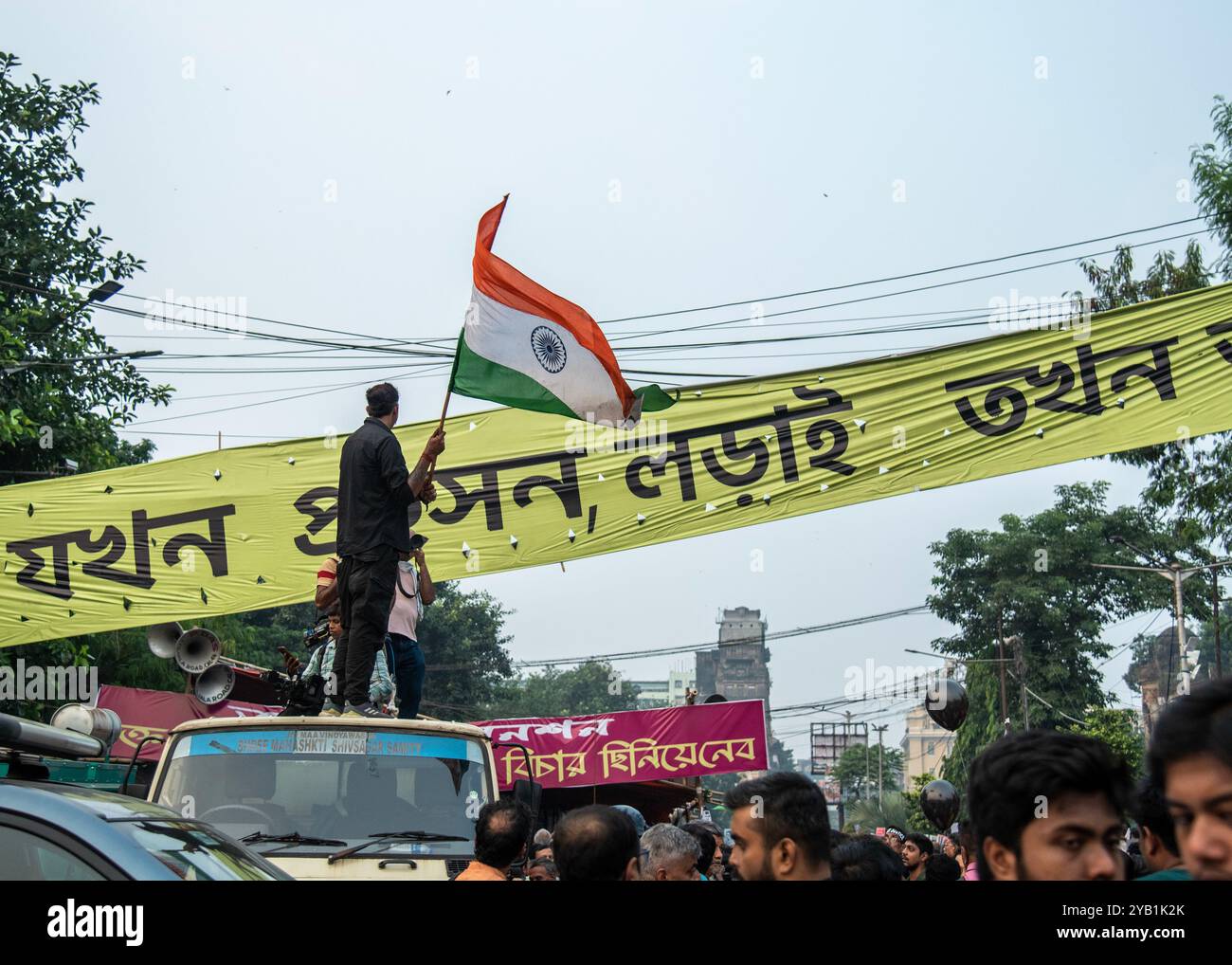 Kolkata, West Bengal, India. 16th Oct, 2024. Kolkata witnessed ...