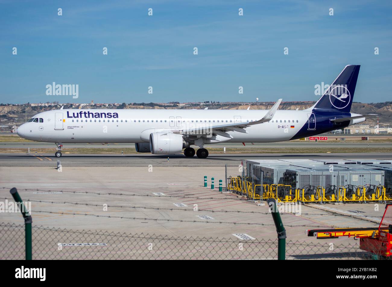 Airbus A321 neo airliner of the Lufthansa airline at Madrid Barajas airport Stock Photo - Alamy