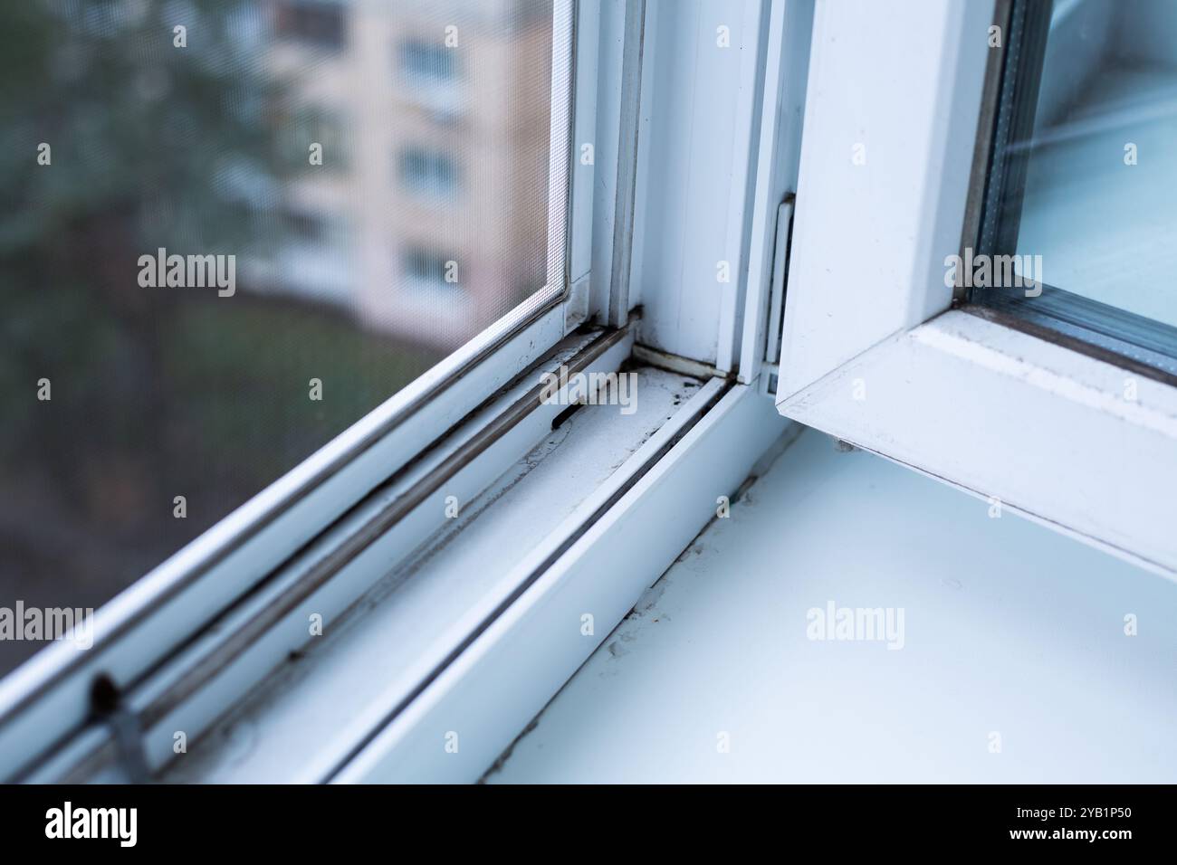 Dirty plastic window. Window washing Stock Photo - Alamy