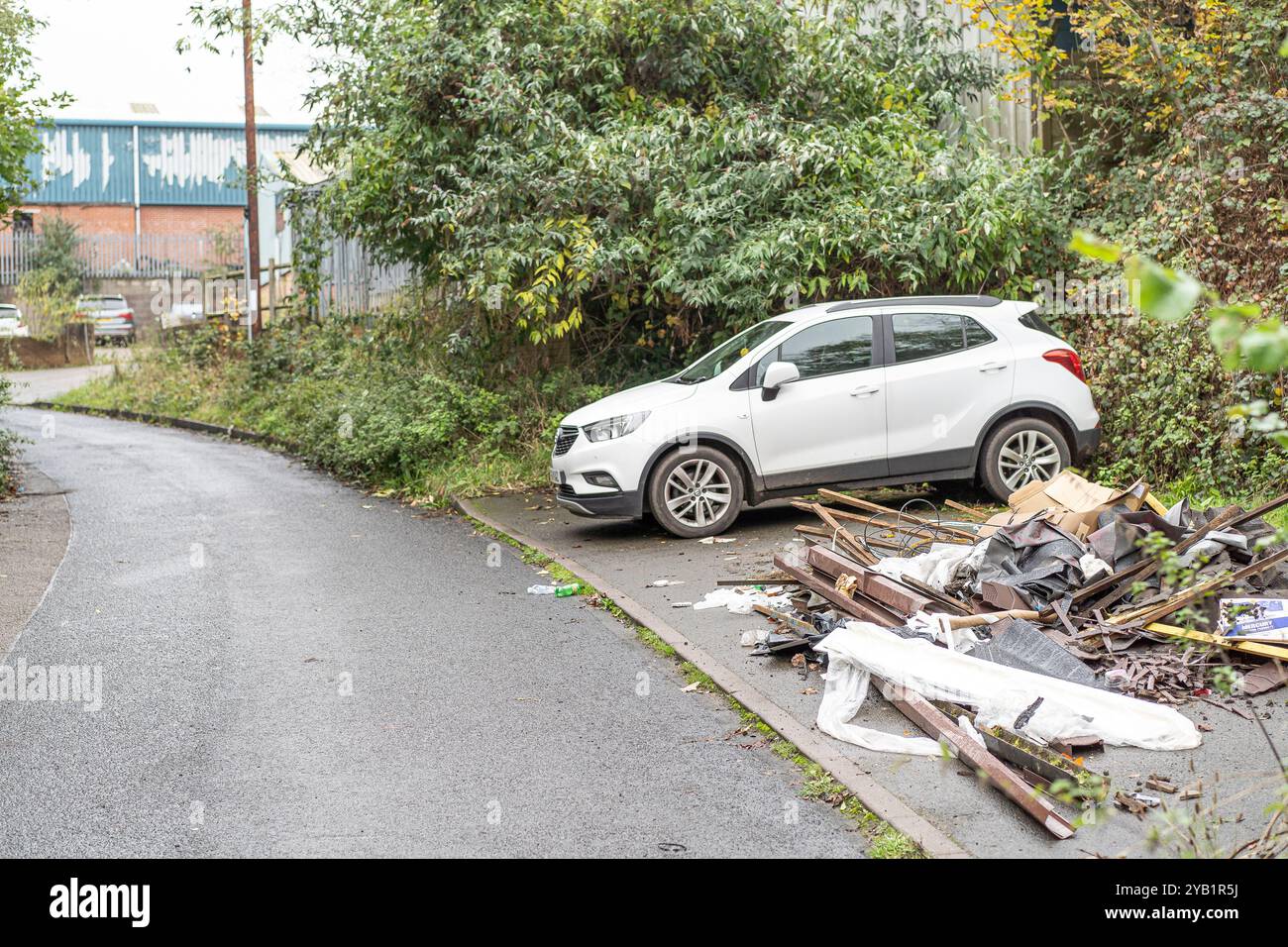 Illegal dumping/ fly-tipping of building waste materials (roofing ...