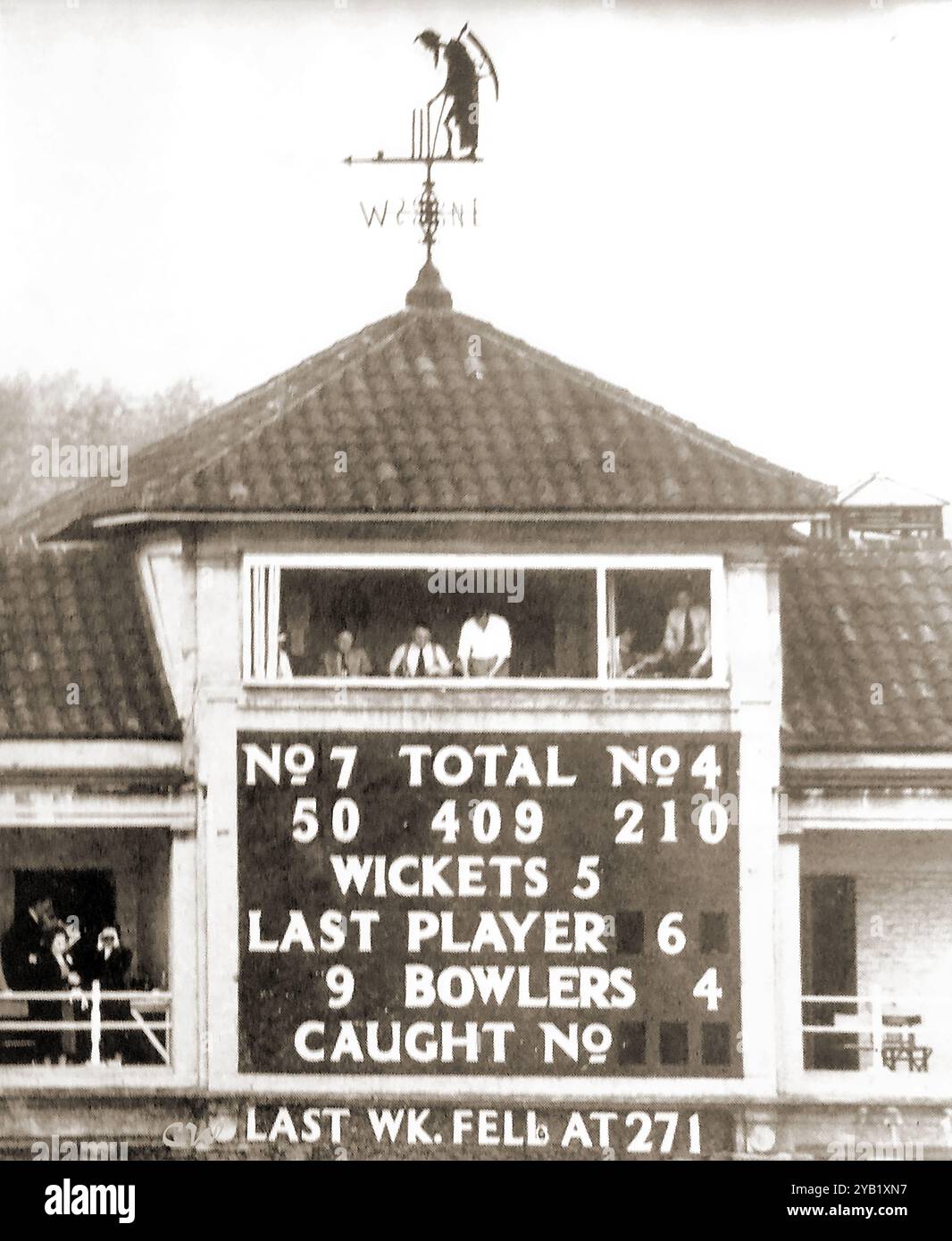 ENGLISH CRICKET - 1938 -Scoreboard at end of play, first day of 2nd ...