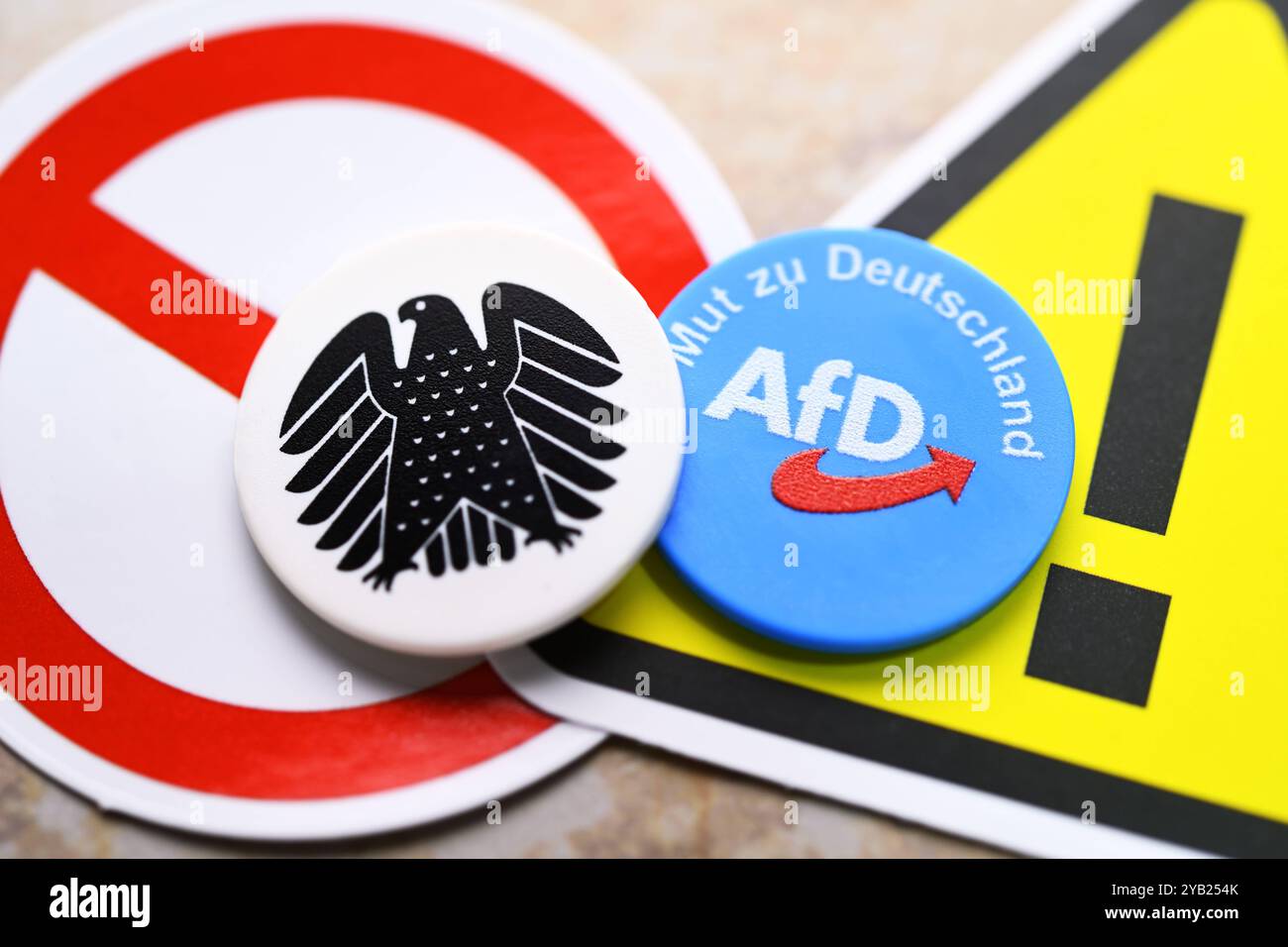 Ausrufezeichen logo hi-res stock photography and images - Alamy