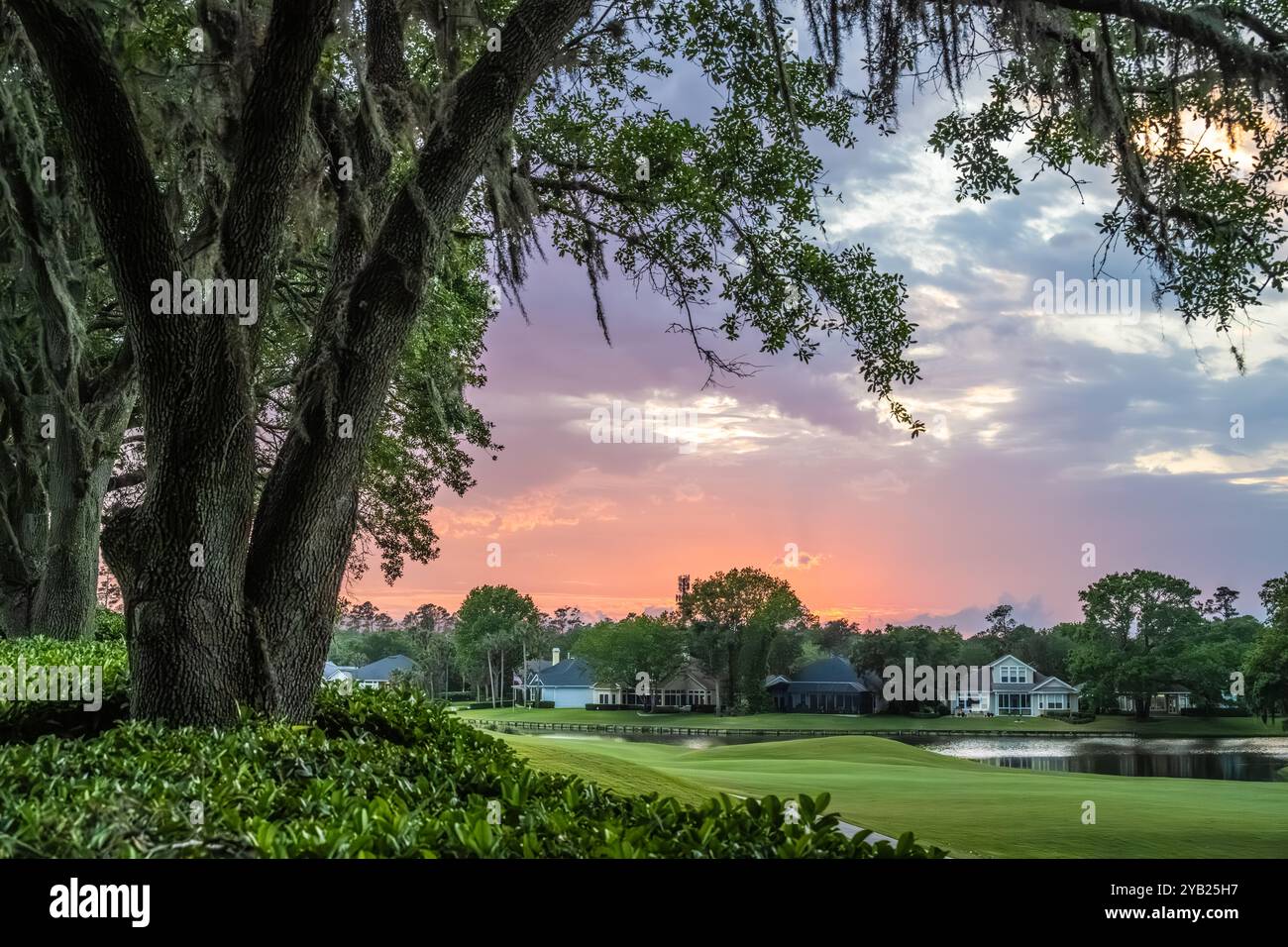 Colorful beach sunset clouds hi-res stock photography and images - Alamy