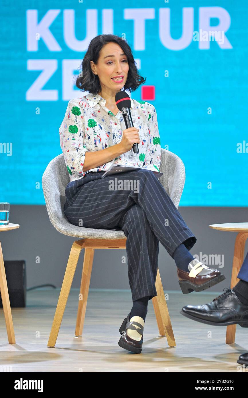 Frankfurter Buchmesse 2024. Moderatorin Vivian Perkovic am 16.10.2024 ...