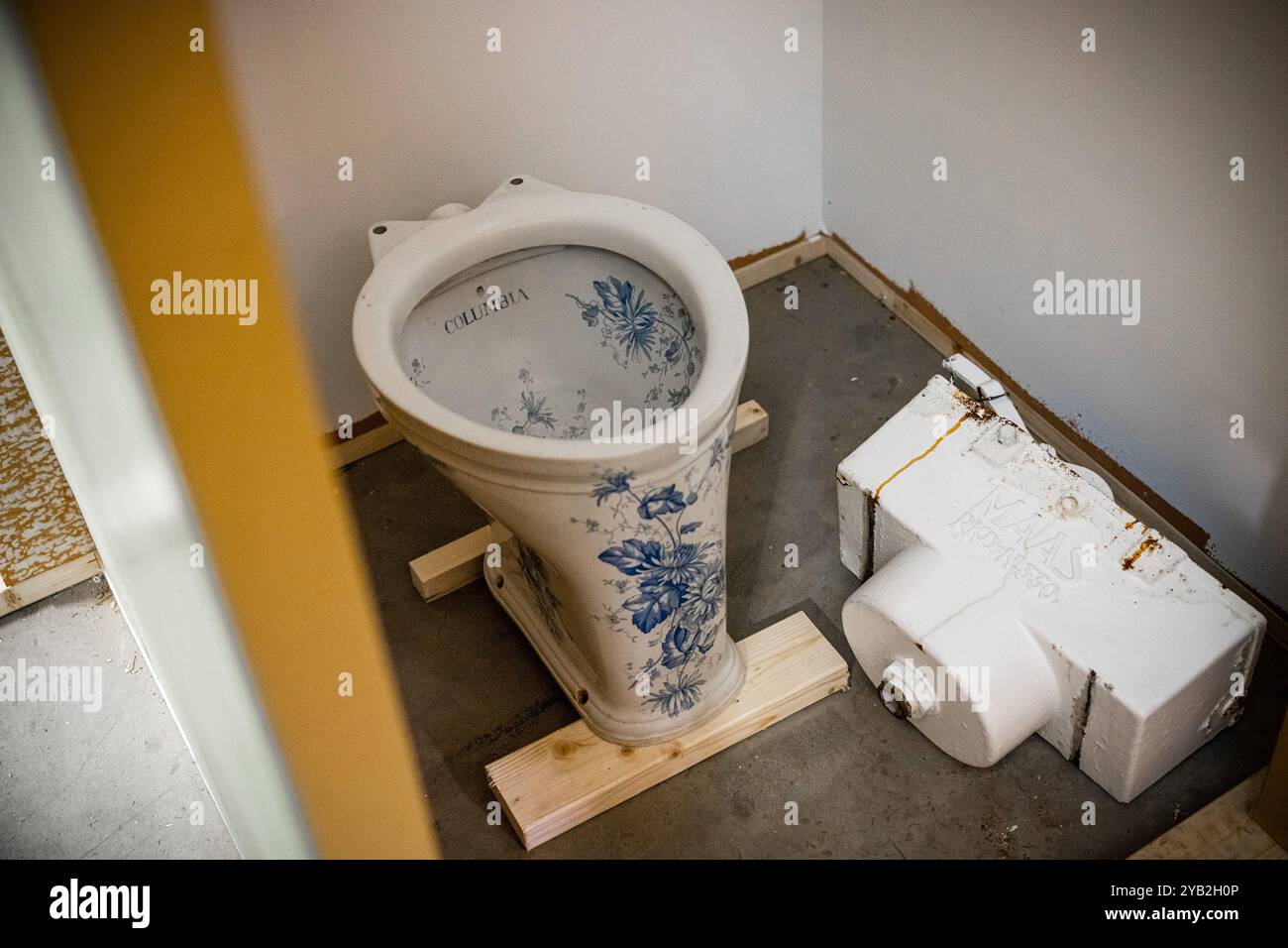 ERP - A toilet bowl in a replica of the Secret Annex under construction ...