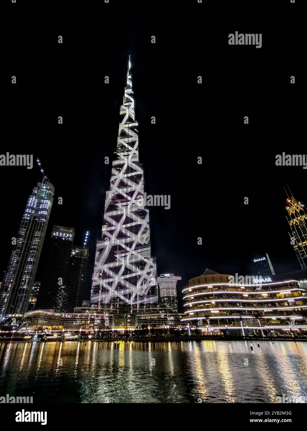 Beton und glas symbol hi-res stock photography and images - Alamy