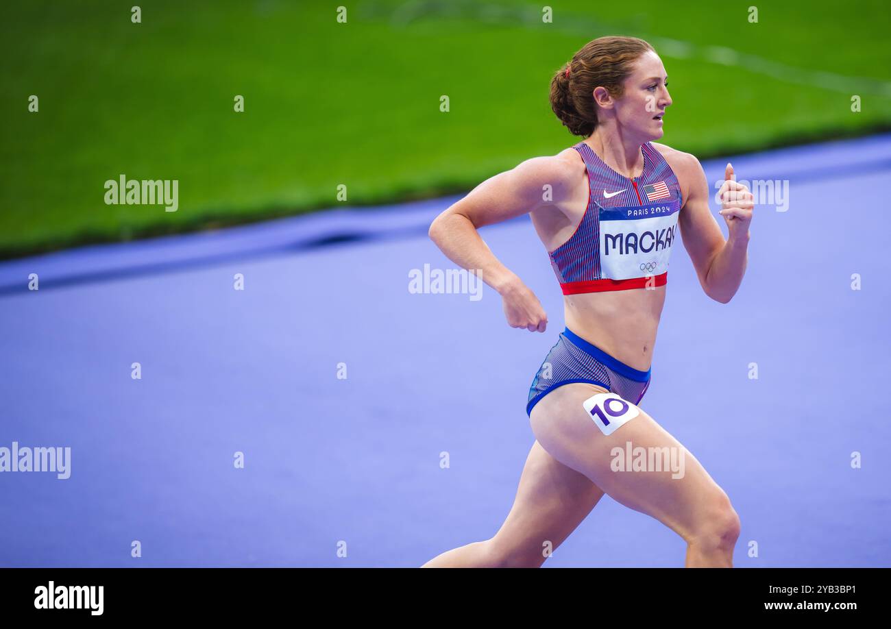 Emily Mackay participating in the 1500 meters at the Paris 2024 Olympic ...