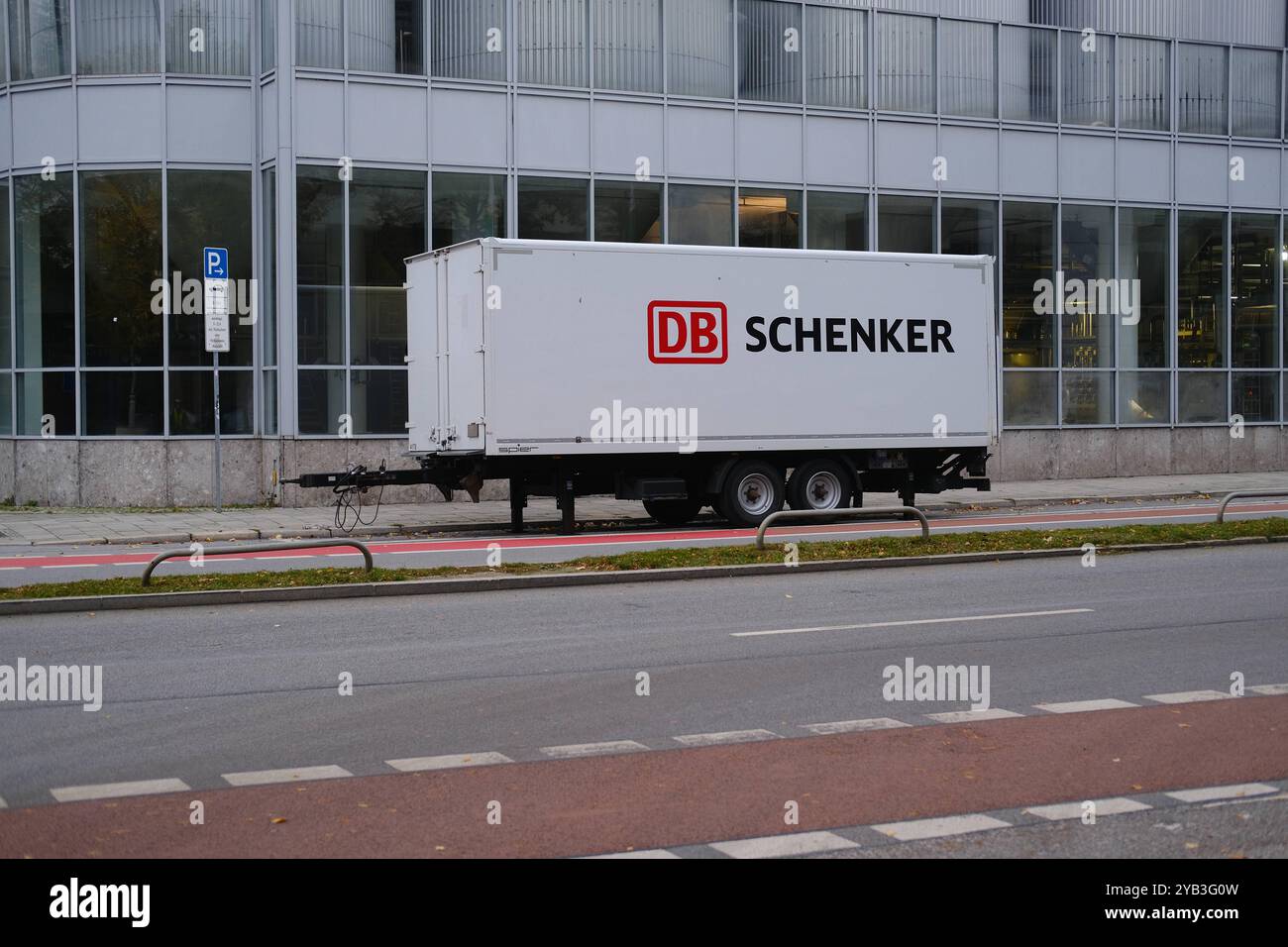 Abgestellter DB Schenker Anhänger Abgestellter DB Schenker Anhänger ...