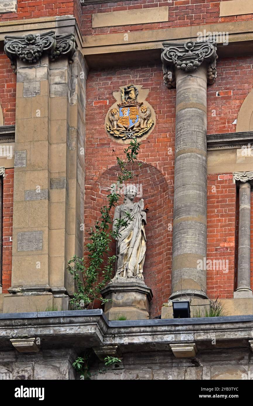 Statue of Justice, The Guildhall, High Street, Walsall, West Midlands ...