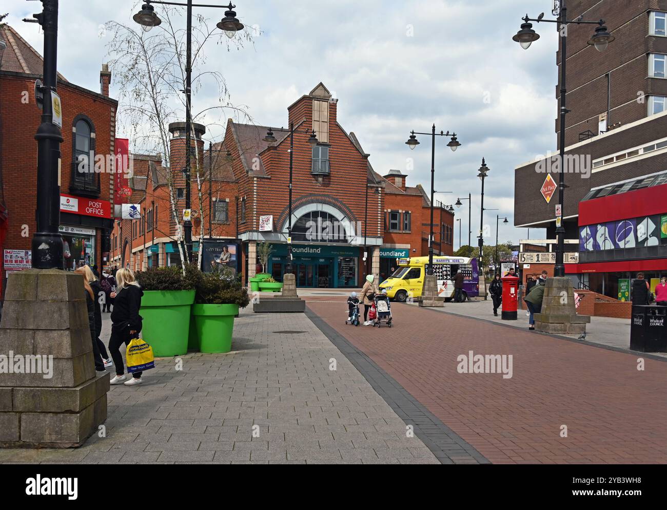 Poundland, Park Street, Walsall, West Midlands, England, United Kingdom ...
