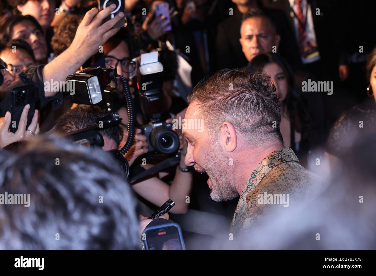 Mexico City, Mexico. 15th Oct, 2024. Tom Hardy attends the black carpet ...