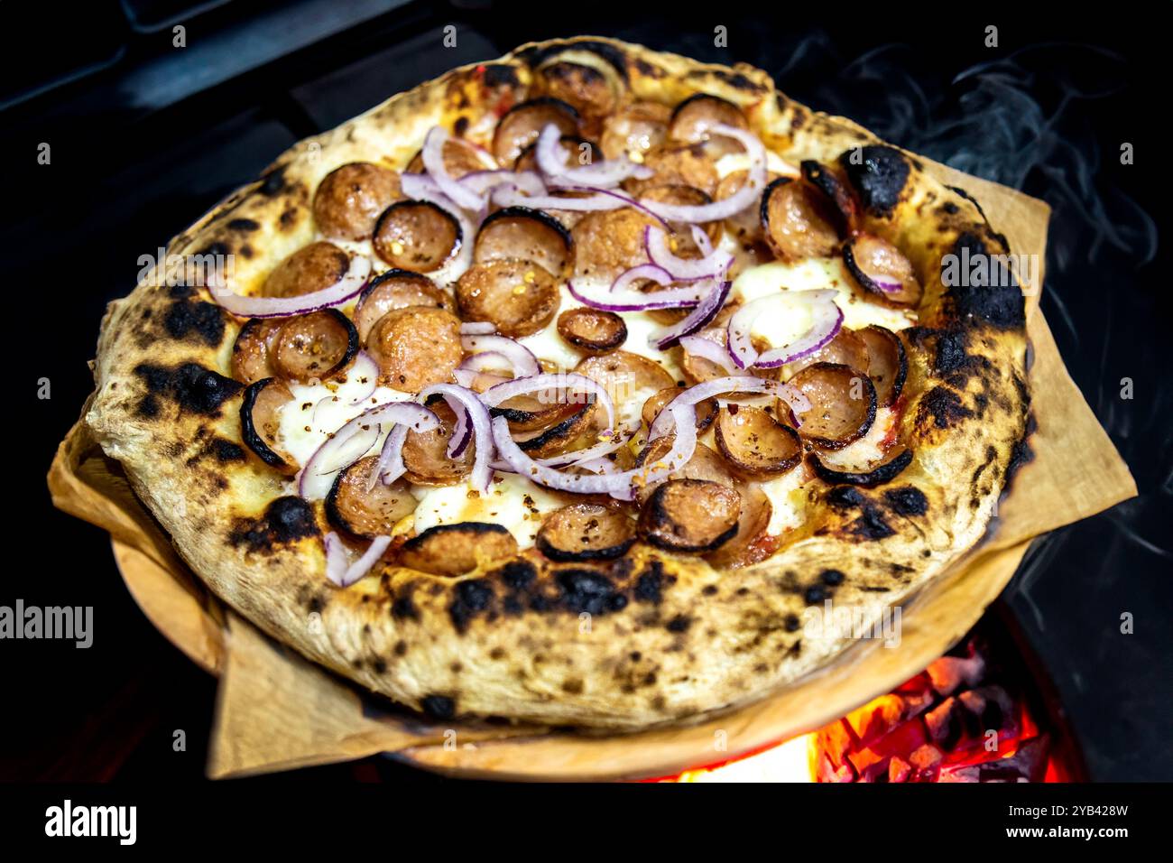 Pizzeria oven atmosphere hi-res stock photography and images - Alamy