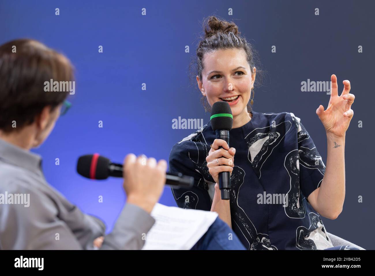 Buchmesse Frankfurt 2024 Maria Bidian stellt auf der ARD/ZDF/3Sat Bühne ...