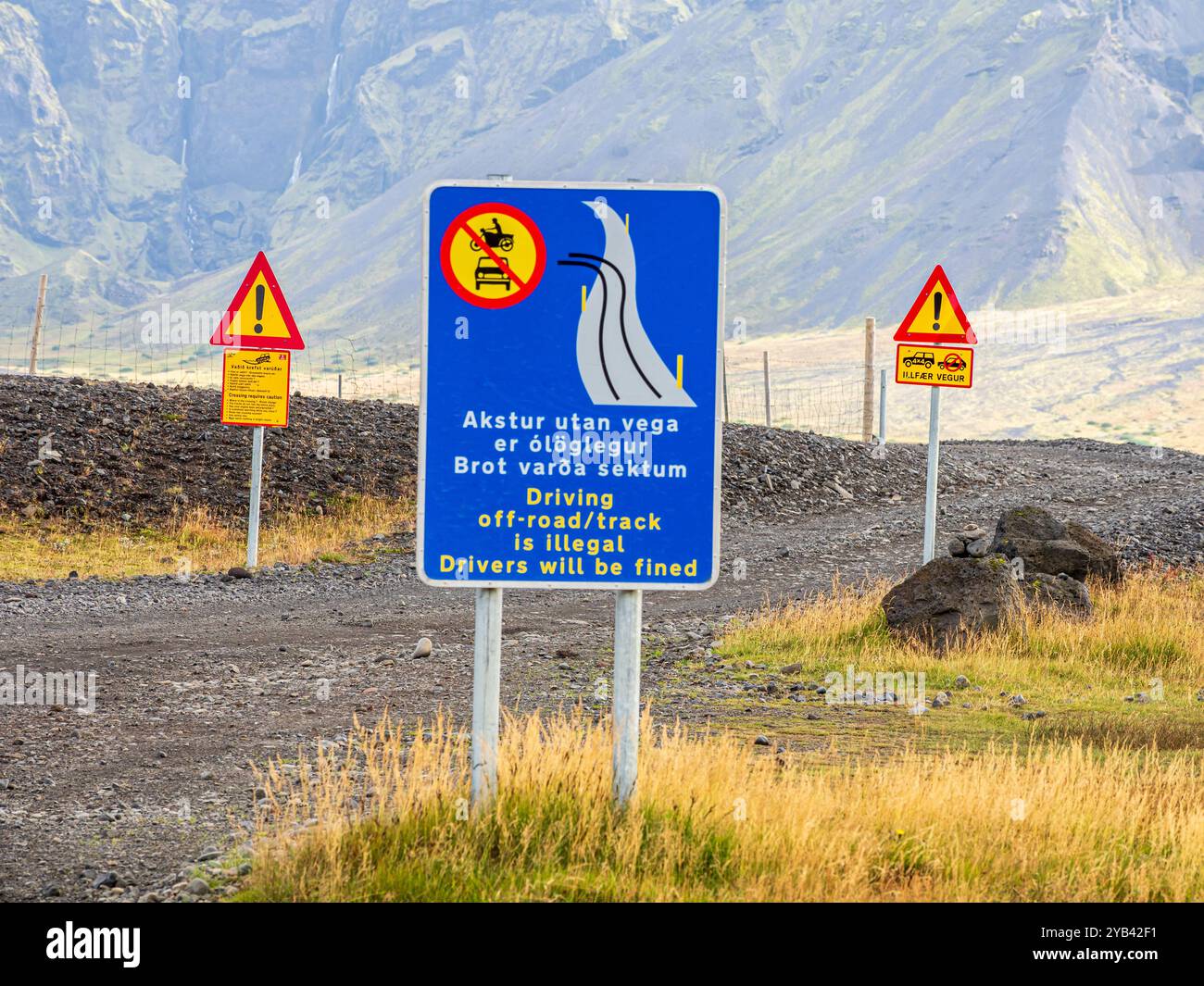 4x4 off road sign hi-res stock photography and images - Alamy