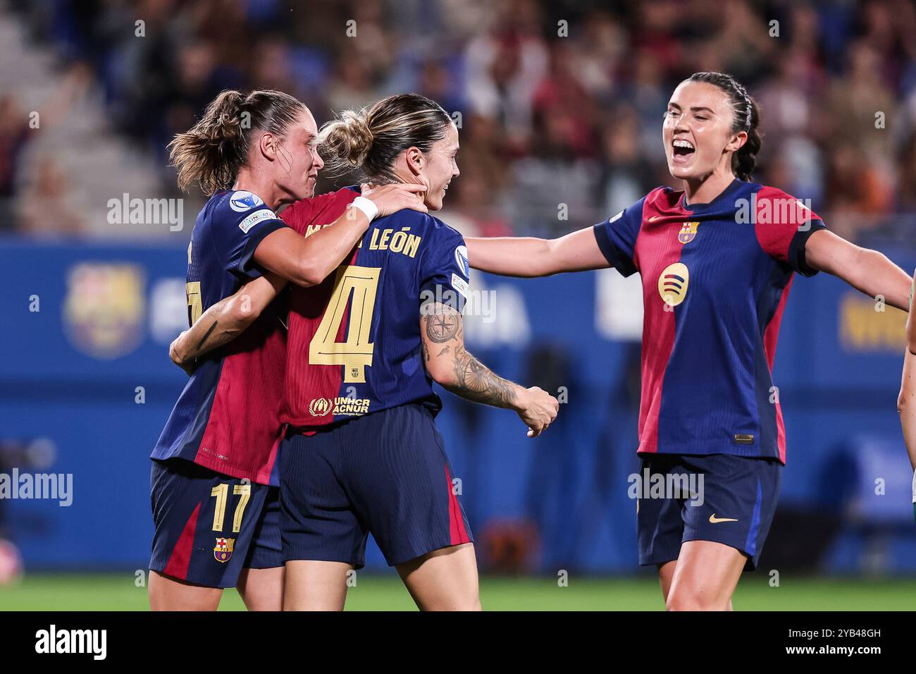 Mapi Leon of FC Barcelona Femenino celebrates a goal with Ewa Pajor and ...